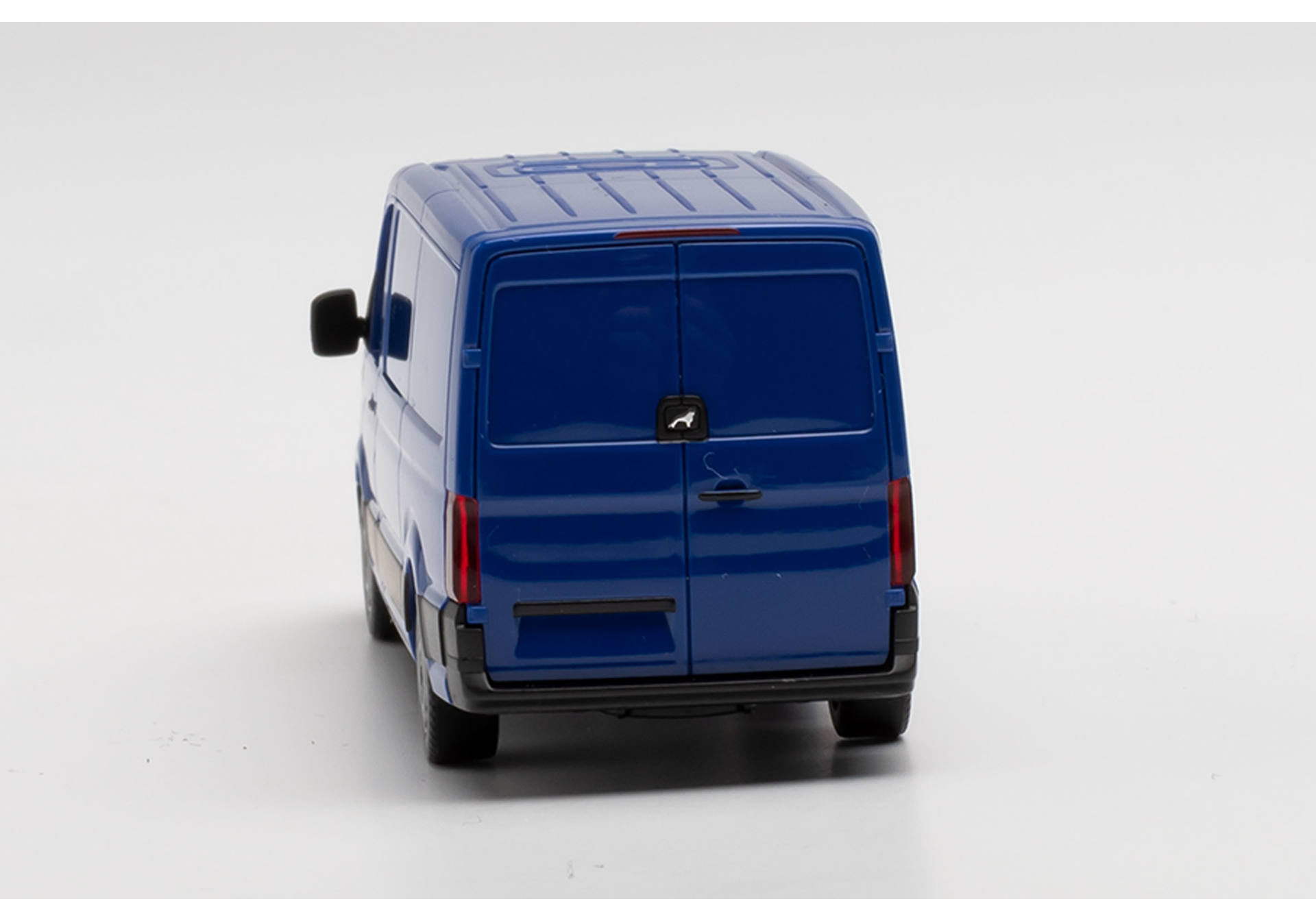 Herpa MAN TGE bos low roof, ultramarine blue 095853