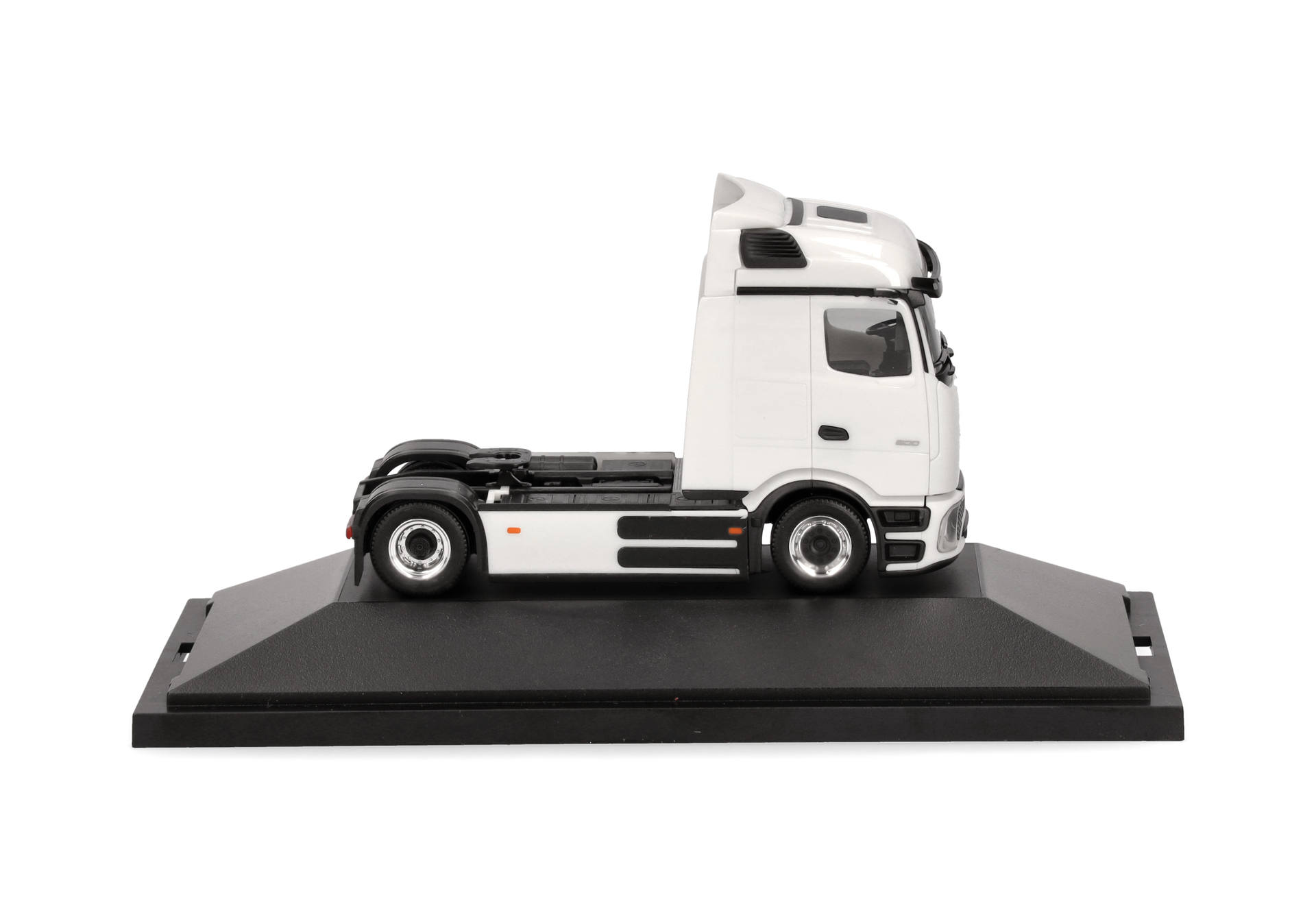 Mercedes-Benz eActros 600 ProCabin Streamspace rigid tractor 2axles ...