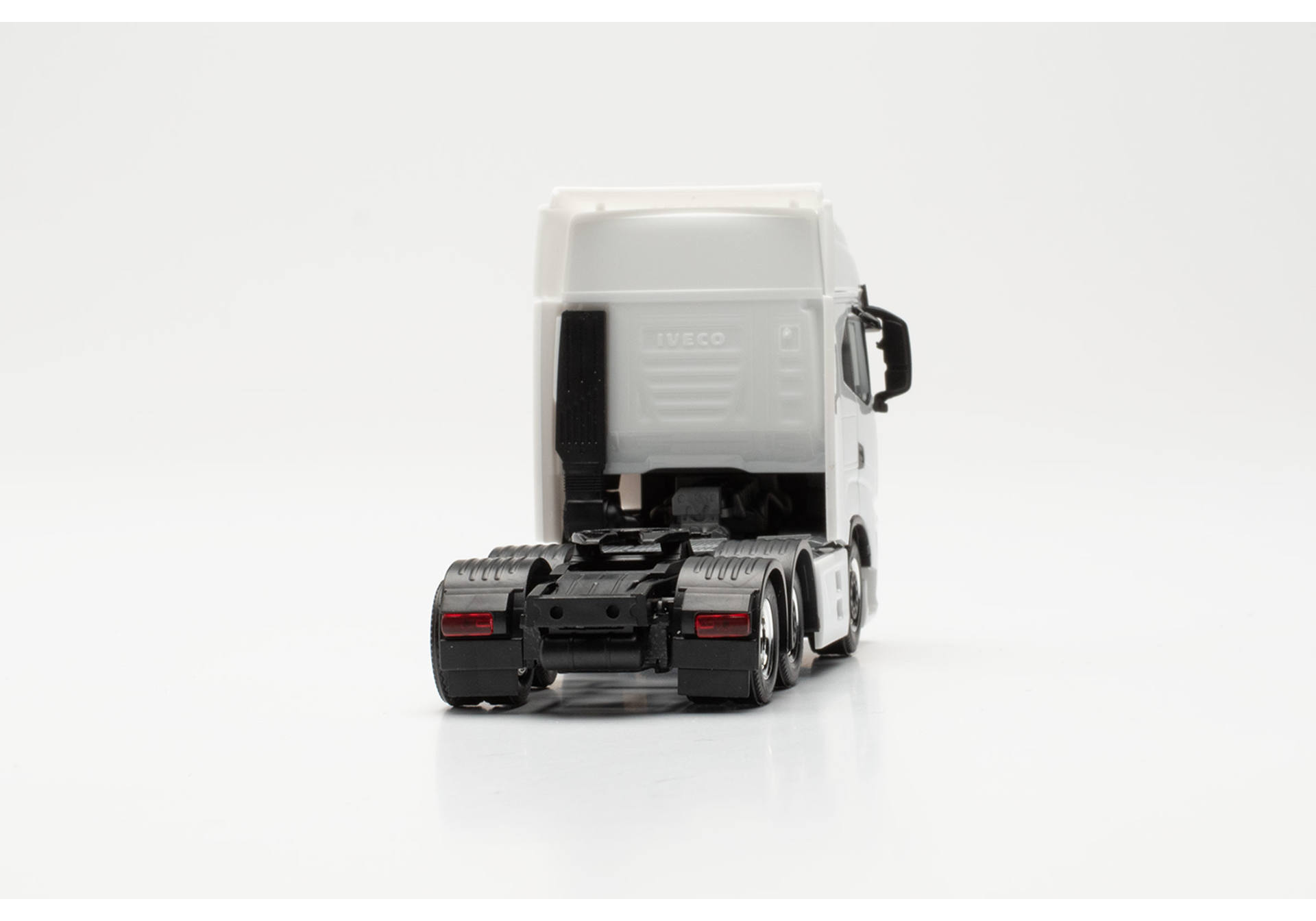 Iveco S-Way rigid tractor 3axles, white | 956437