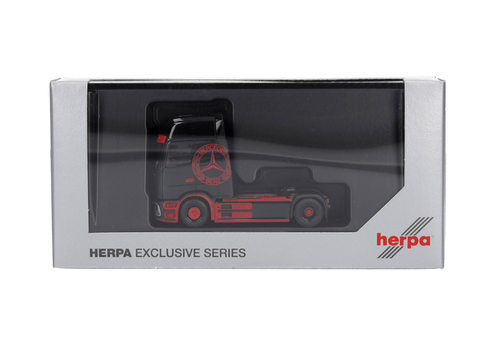 Mercedes-Benz eActros 600 ProCabin Gigaspace rigid tractor "Open Day ...