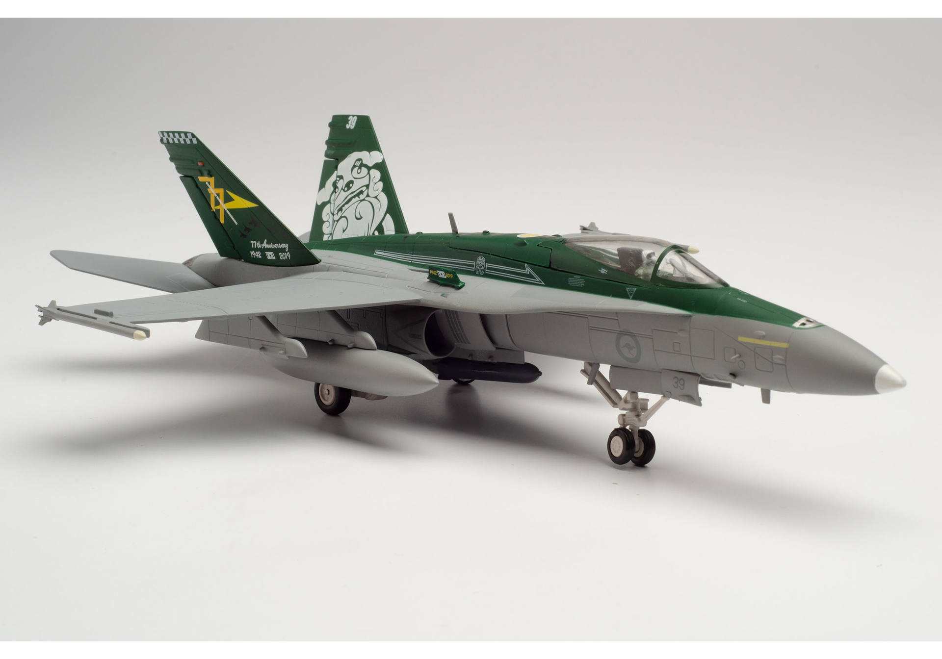 Herpa Royal Australian Air Force McDonnell Douglas F/A-18A Hornet - No ...