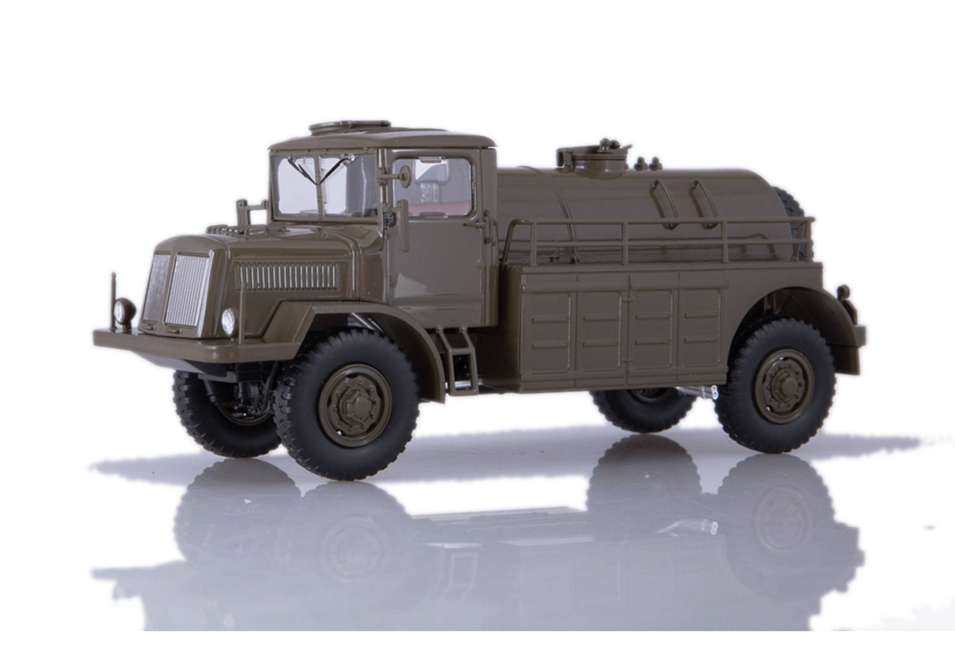 Herpa Tatra-128C tanker 83SSM1367