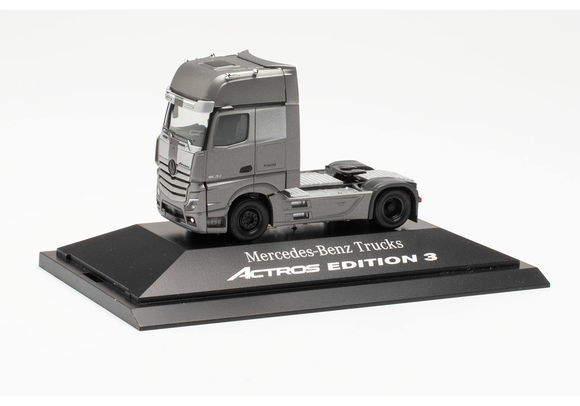 Mercedes-Benz Actros L 18 Gigaspace rigid tractor, grey "Mercedes-Benz ...