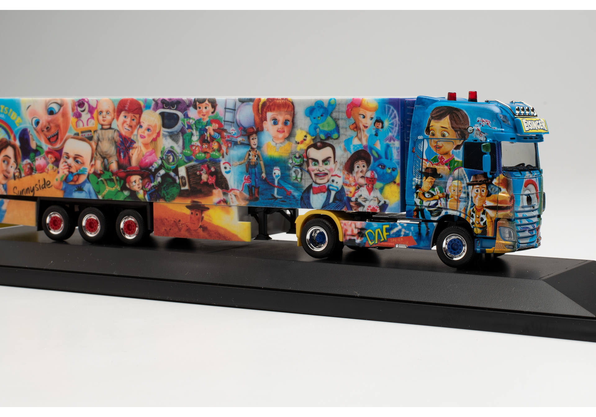 Herpa DAF XF SSC refrigerated semitrailer „Eisinger“ 122146