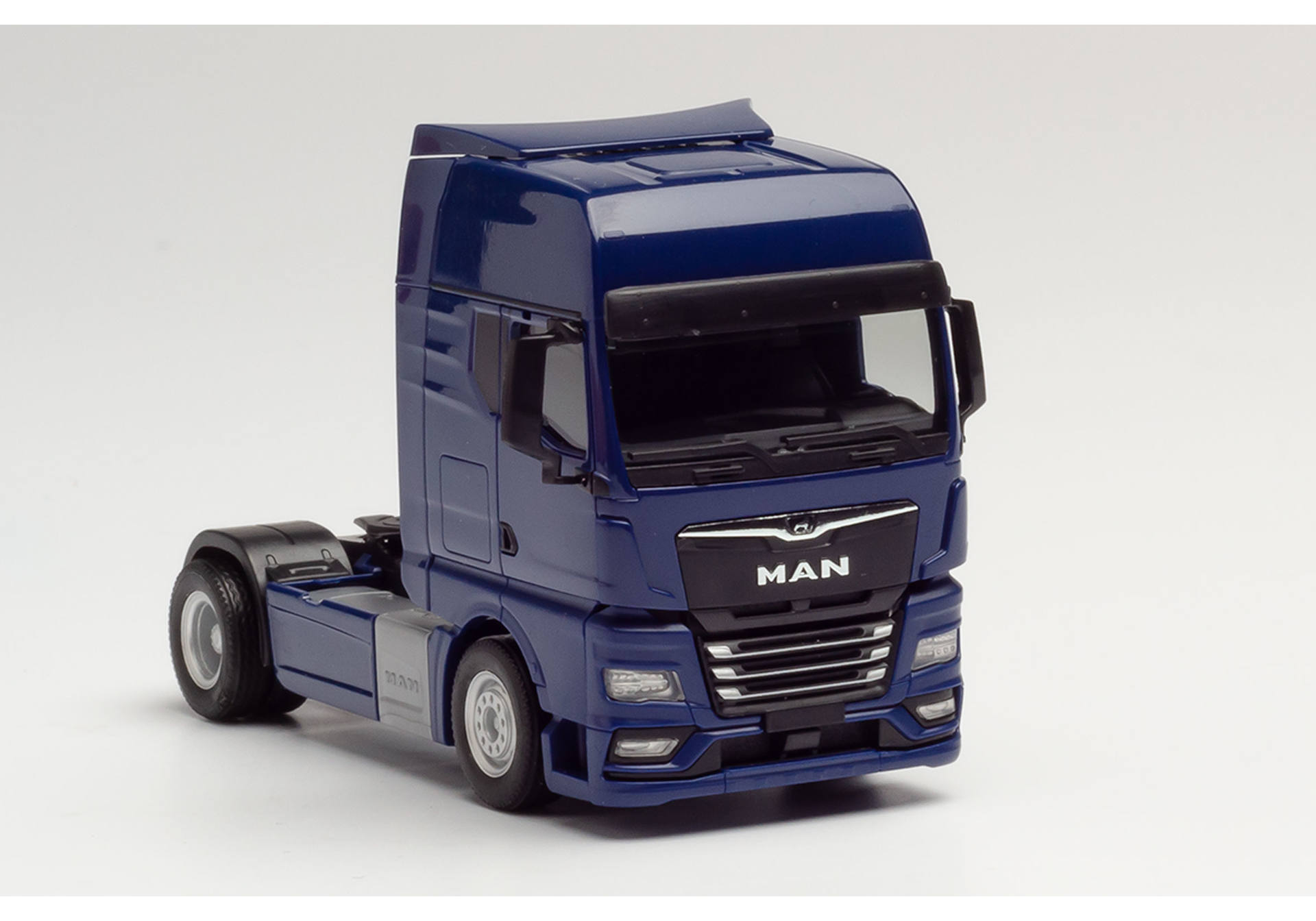 Herpa MAN TGX GX Zugmaschine, blau 312134 Herpa MAN TGX GX Zugmaschine, blau 312134