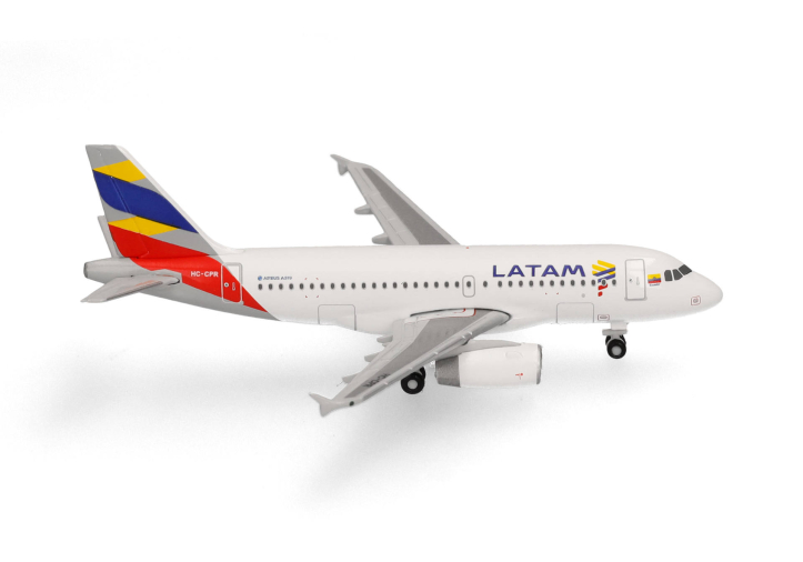 LATAM Airlines Ecuador Airbus A319 - Ecuador Flag livery - HC-CPR | 538770