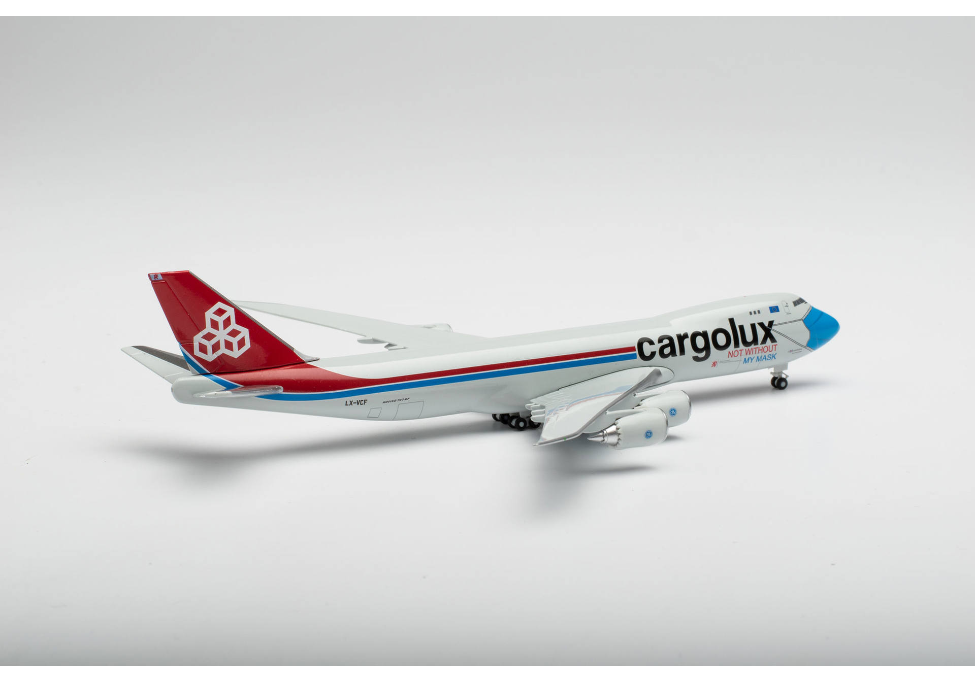 Herpa Cargolux Boeing 747-8F – LX-VCF „Not Without My Mask“ 534895