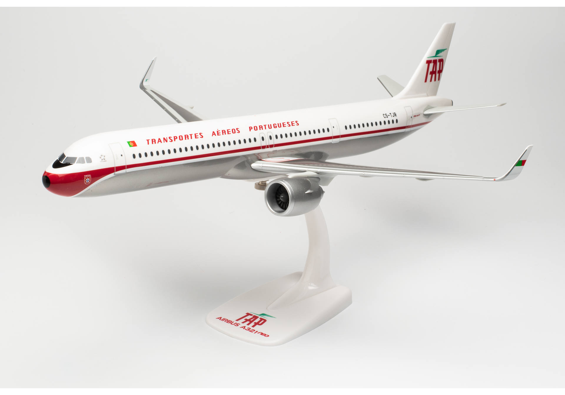 Herpa TAP Air Portugal Airbus A321neo - Retro anniversary colors – CS ...
