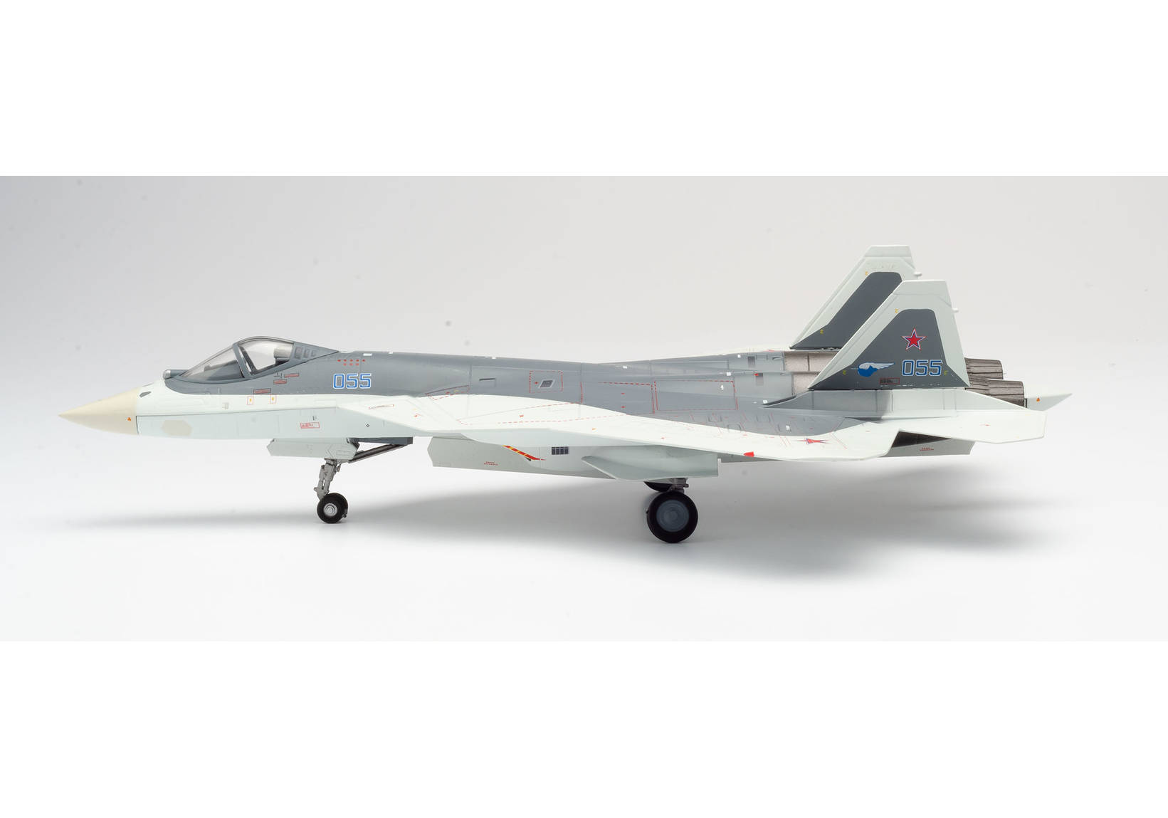 Herpa Sukhoi Sukhoi T-50 (SU-57) prototype "White Shark" 580441